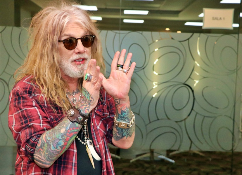 Jhon Corabi, entre la reinvención y la intimidad con México ...